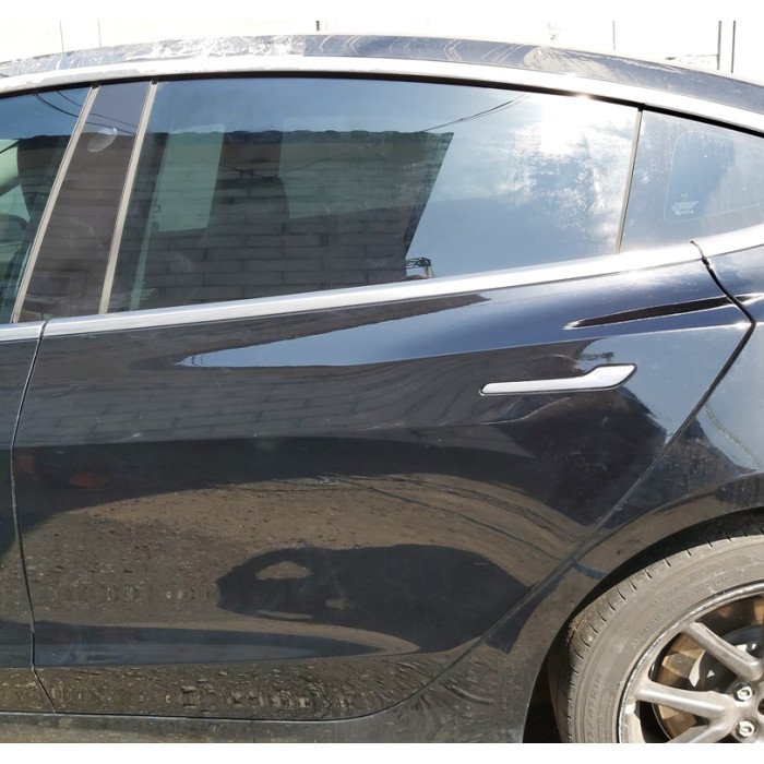 7 REAR DOOR, LEFT HAND, PBSB assembly Tesla model 3 1081441-01-C