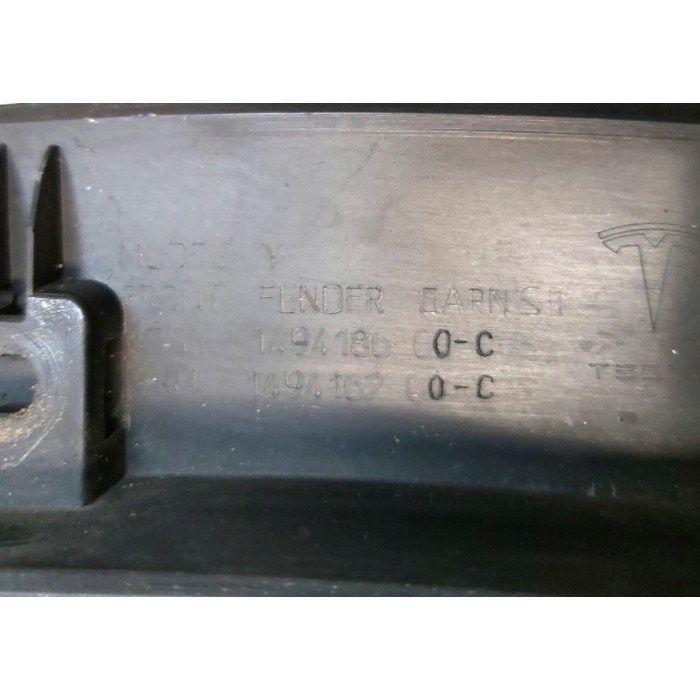 9 Posé l'arche d'aile avant en plastique droit Tesla modèle Y 1494186-00-C