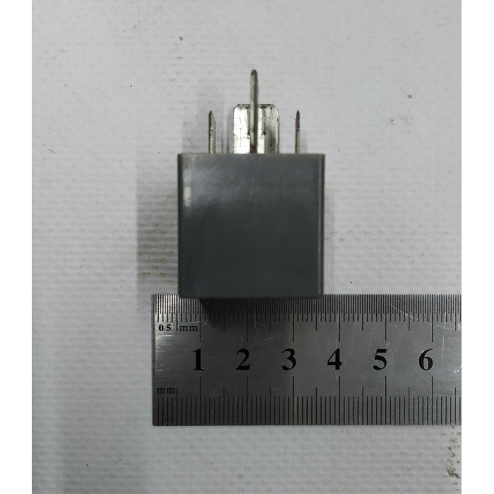 11 13742705 Relé para caja de fusibles EFUSE Tesla {MS_MSR_MX} 1094405-02-F