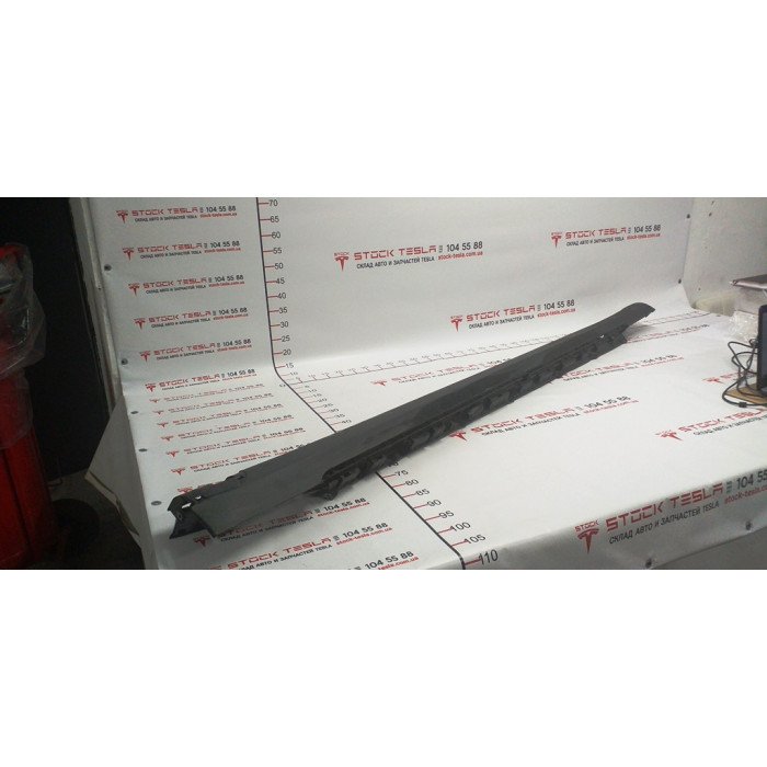 1 Sill trim left rocker panel (painted) damaged Tesla model S, model S ...