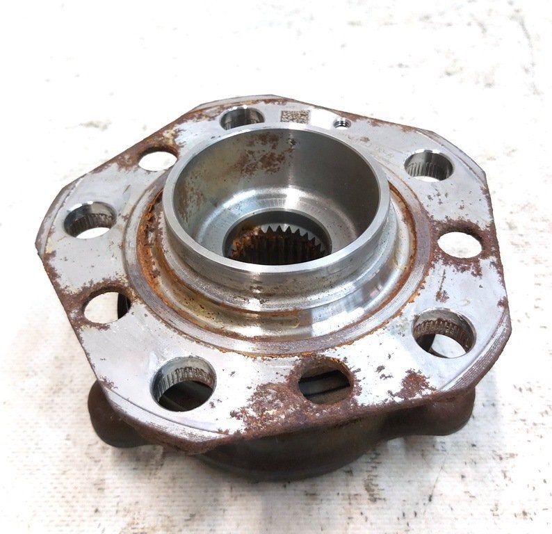 2 Маточина задня привідна AWD RWD без шпильок некондиція Tesla model 3 ...