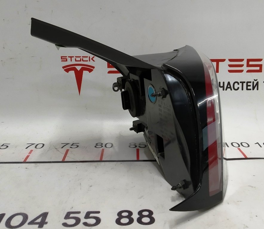 1 Linker buitenlamp (USA) 3-polig Tesla model 3, model Y 1077397-00-G