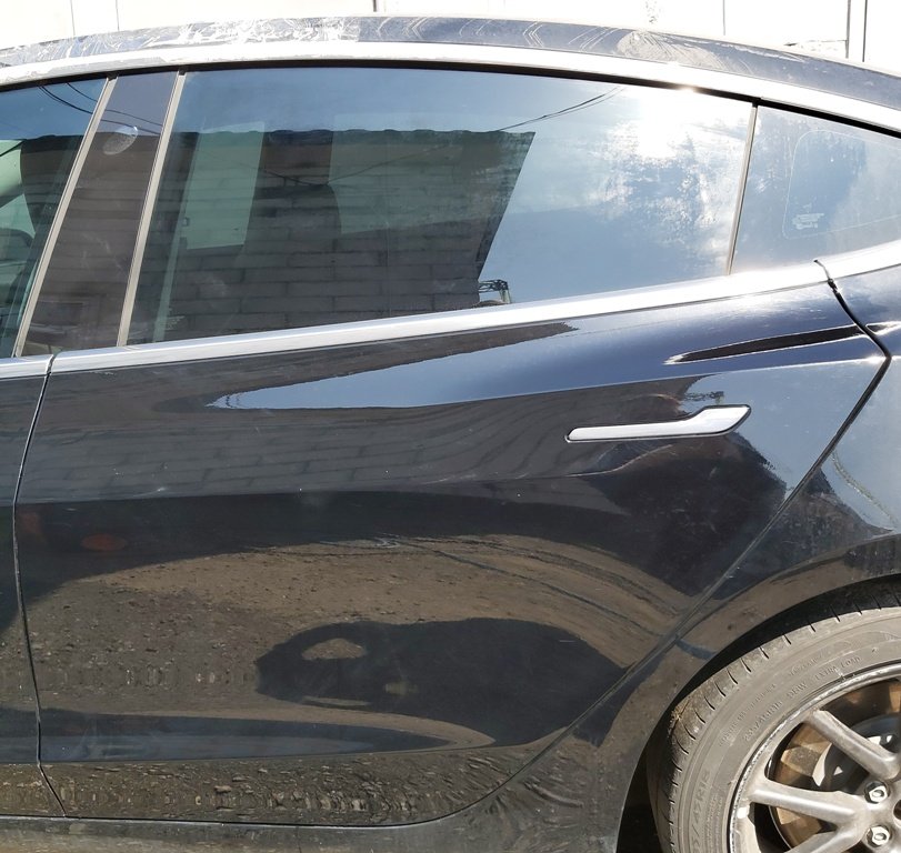 7 REAR DOOR, LEFT HAND, PBSB assembly Tesla model 3 1081441-01-C