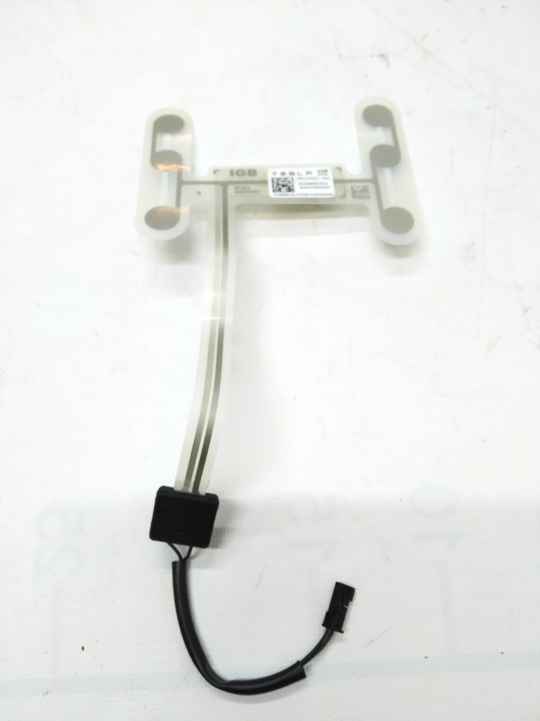 Sensor de ocupação do assento do motorista e passageiro do Tesla Model ...