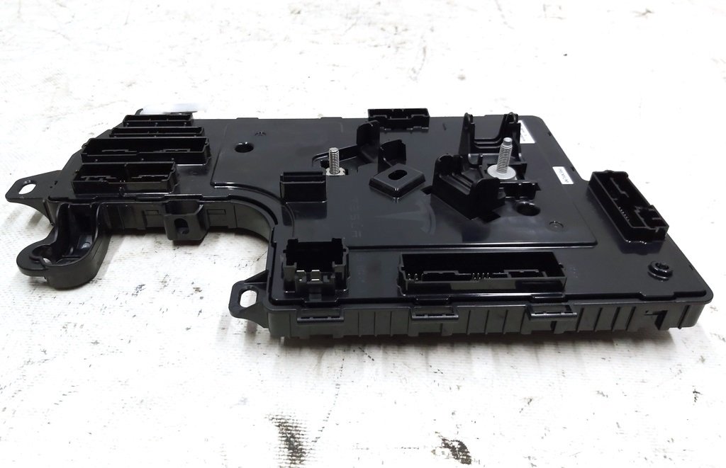 4 ASY, M3, LOW VOLTAGE CONTROLLER, RIGHT Tesla model 3 1100340-32-I