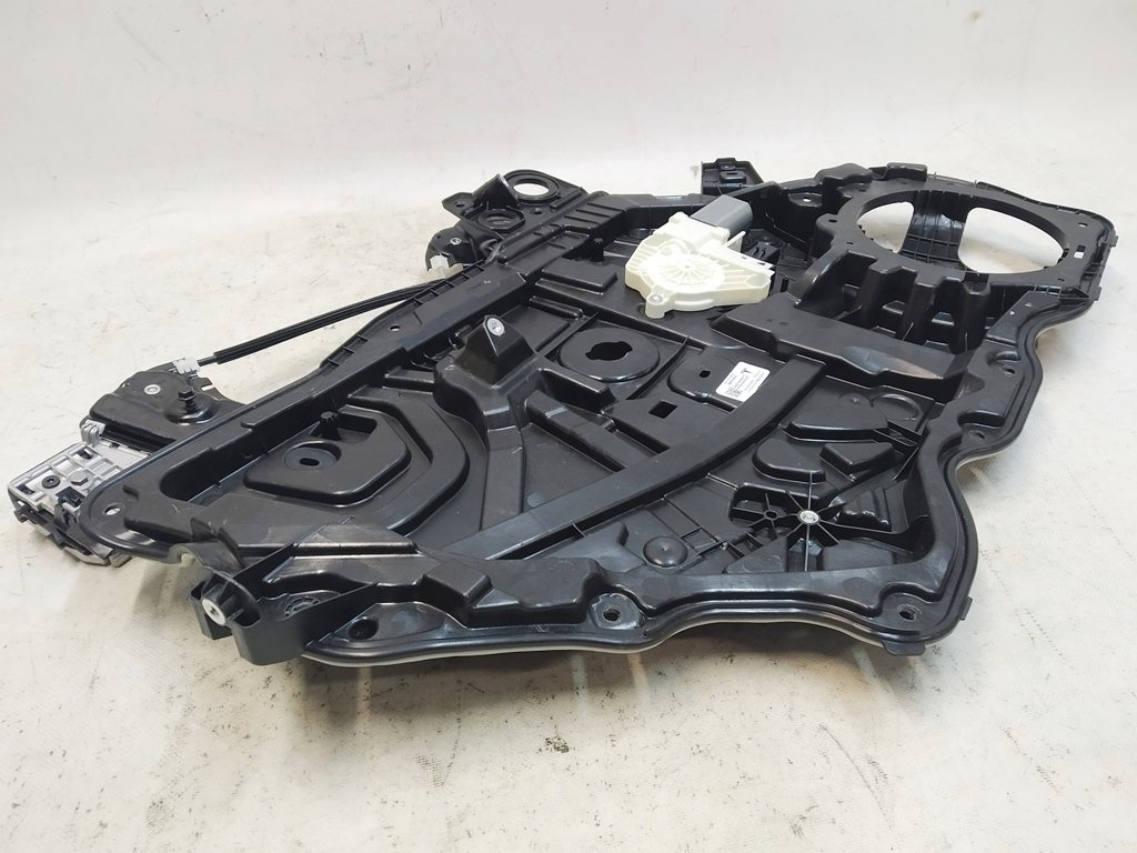 2 Assembly LH Front Door Base Module with Window regulator mechanism ...