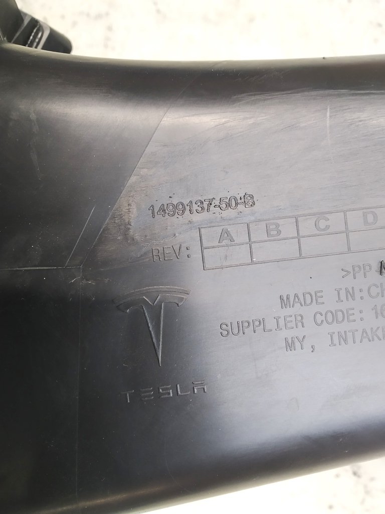 3 مدخل هواء الفرن الداخلي (تالف) موديل تسلا Y 1499137-00-D