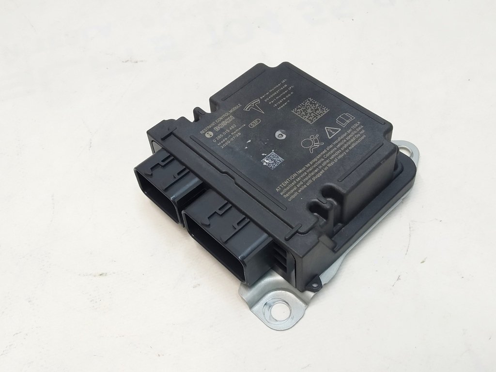 1 安全气囊控制单元 Tesla Model 3，型号 Y 1512876-00-E