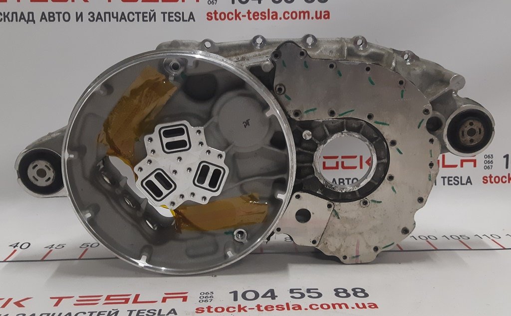 1 Motor gearbox housing with bearings assembly Tesla model S 1006205-00-E