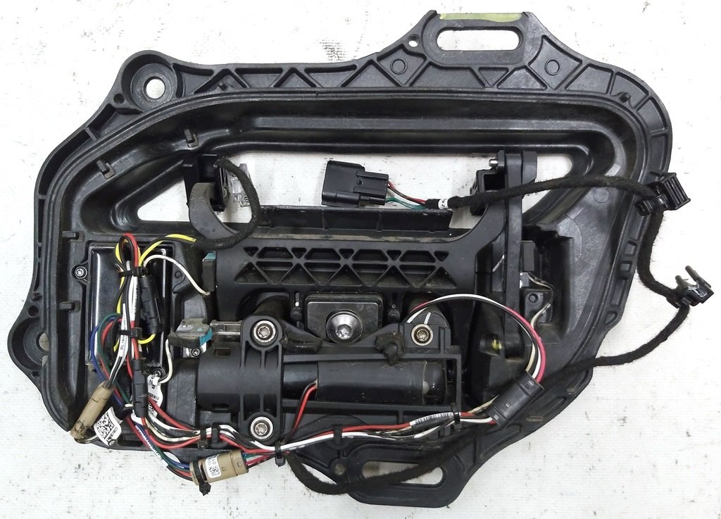 5 Outer rear right handle mechanism GEN 1 Tesla model S 1135723-S0-A