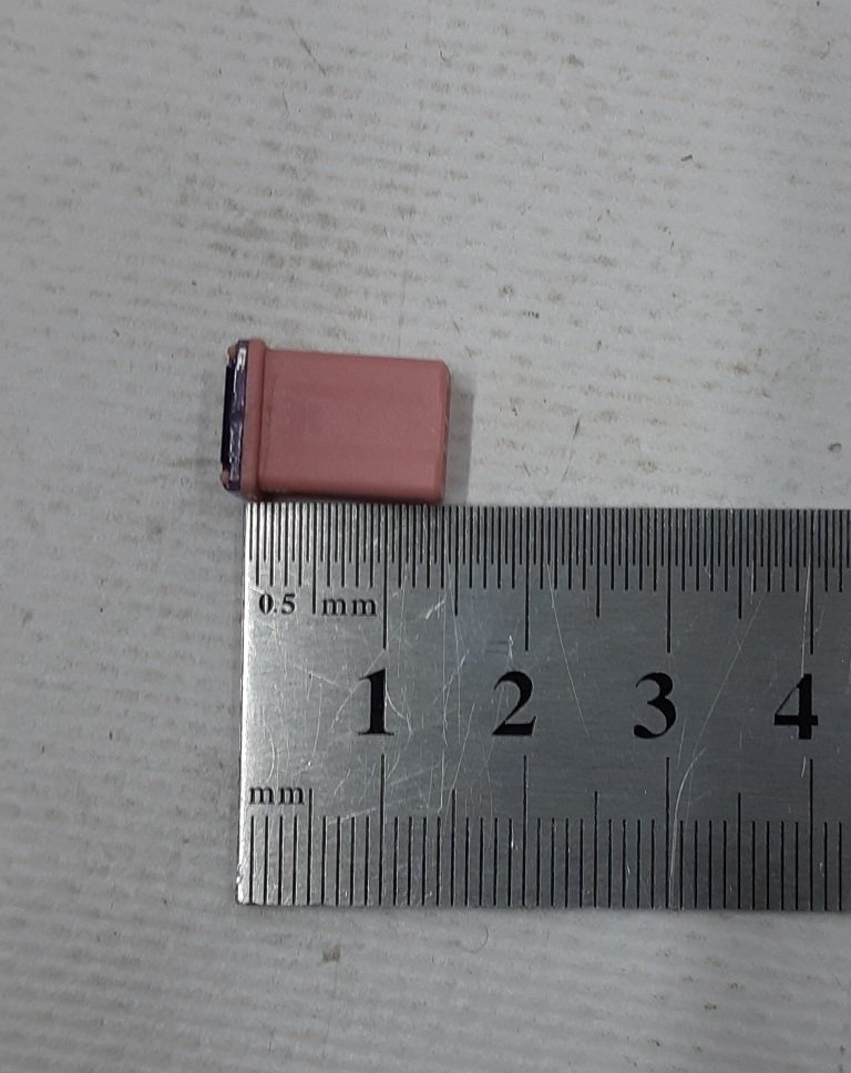 3 Fuse LOW PROFILE 30A Tesla Tesla model X, S, REST 1052261-30-A