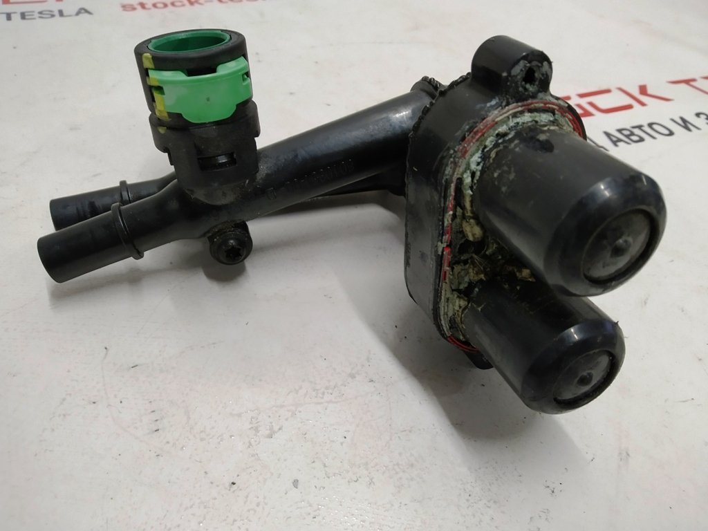 Valve inlet pipe cooling main battery high-voltage Tesla model S ...