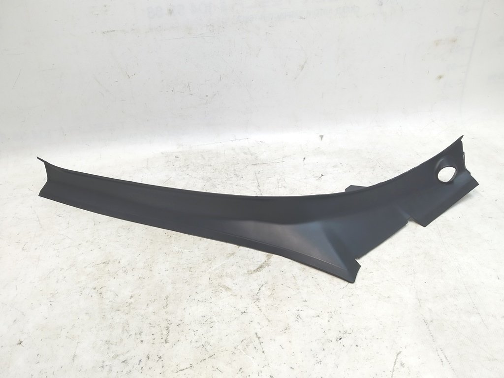 3 ASY, LIFTGATE TROUGH TRIM, LH second hand Tesla Model X 1047320-00-E