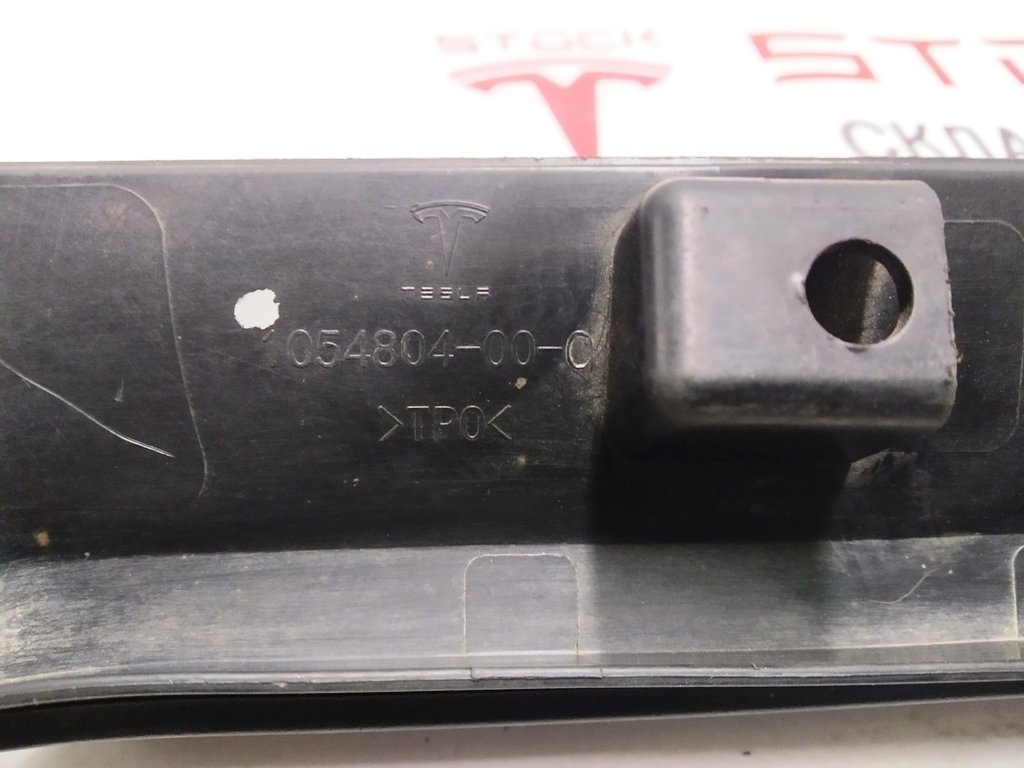 28 Wheel Fairing RH Tesla model X 1054804-00-D