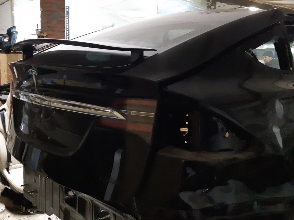 10 Trunk lid (lada) assembly PBSB with emblem T dents on the body Tesla ...