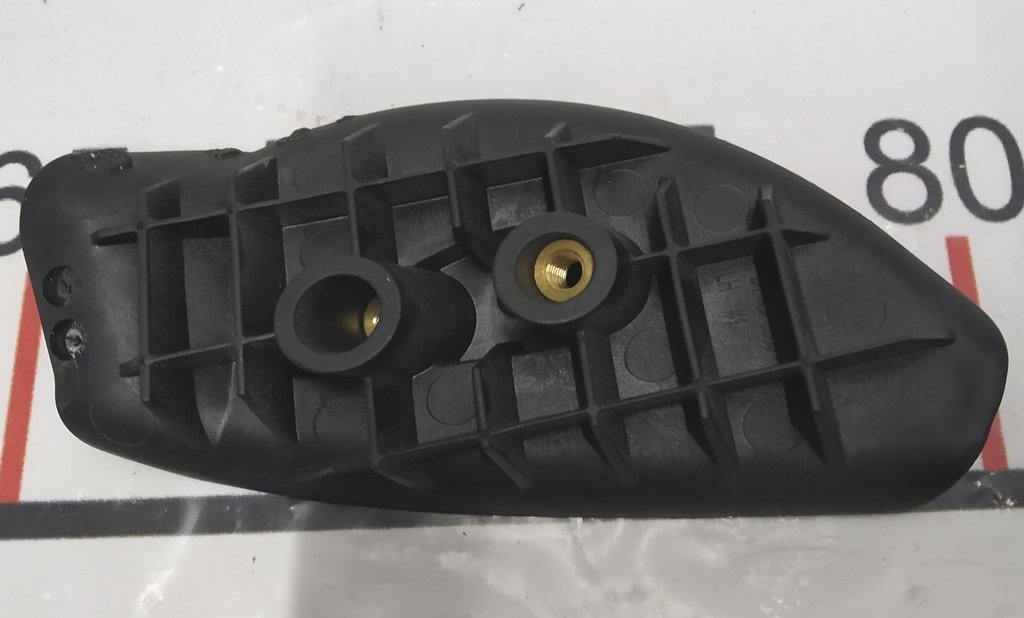 Основание опоры спойлера пассивного левое нижнее Tesla model X 1076721-00-C