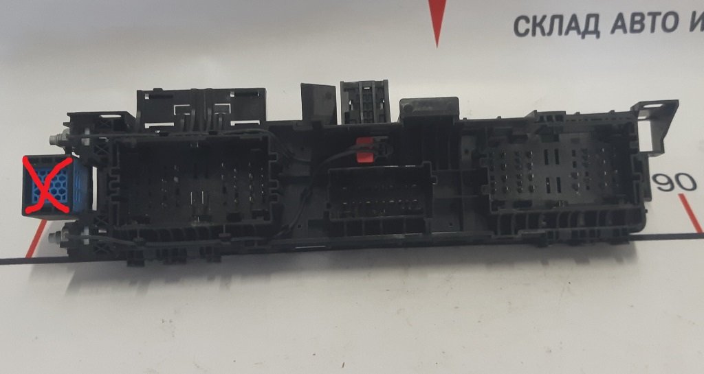 11 Fuse box EFUSE Tesla model X 1094405-02-F